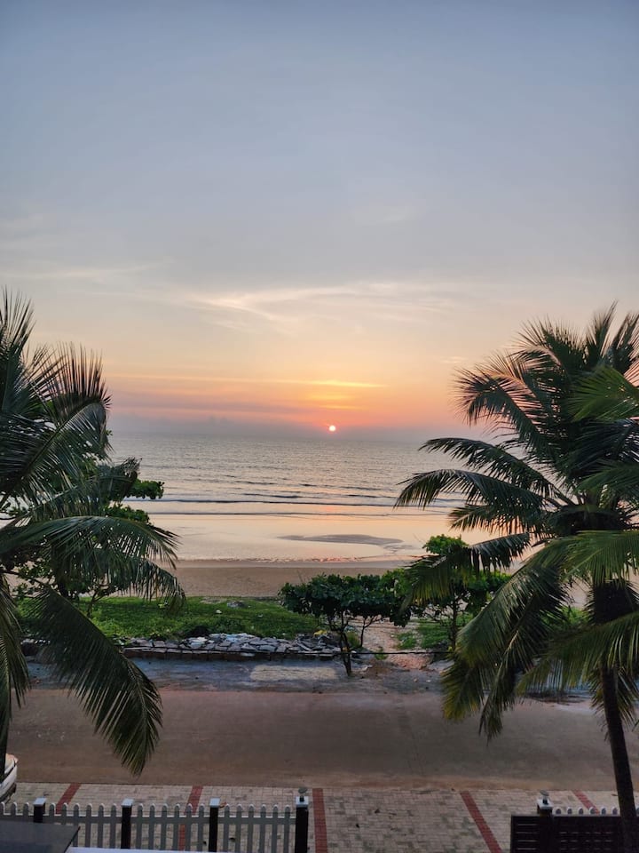Sunlit Shores Villa - Premium Room With Beach View - Kundapura