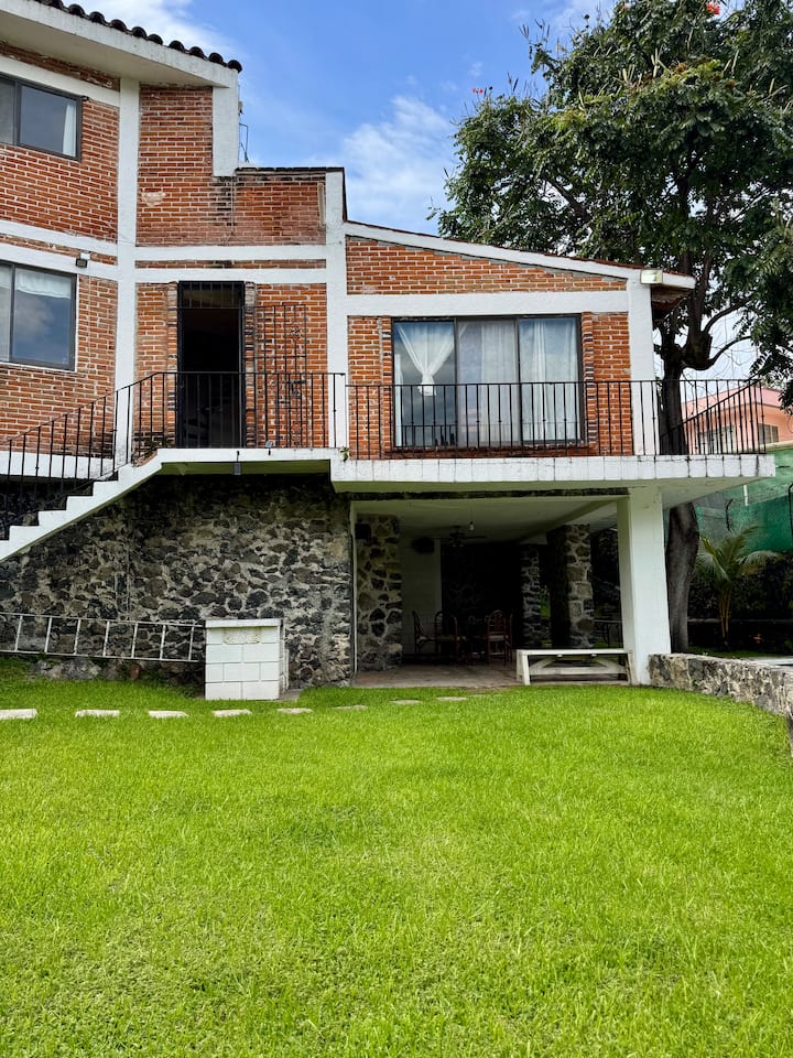 Casa Con Alberca En Jiutepec. Ideal Para Tu Semana - Jiutepec