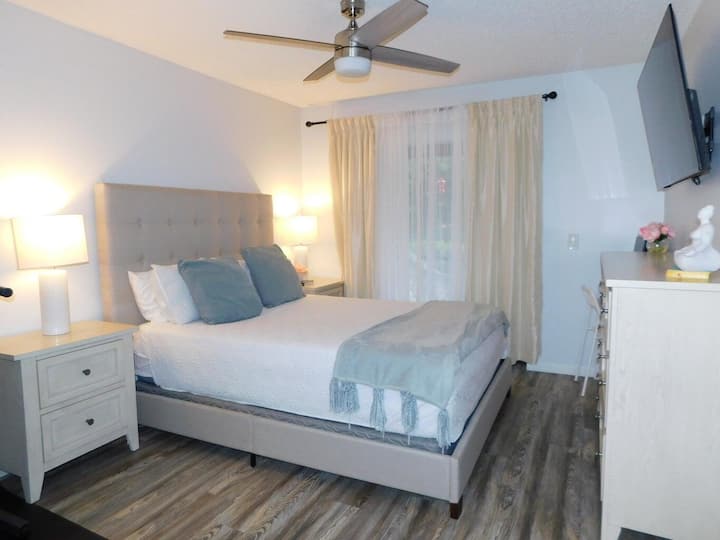 Furnished 2br/2ba Condo –Lease 6 / 12 Months - 포트 St. 루시