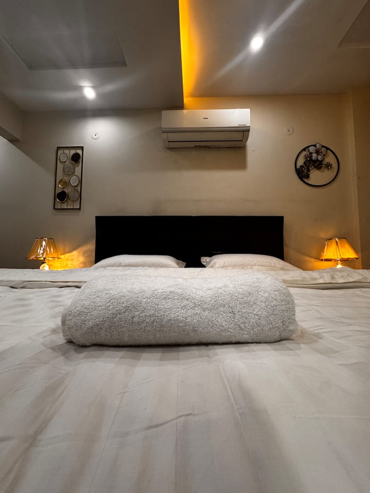 Condo | Hotel Vibes In Bahria Town| Eiffel Nearby - Pakistán