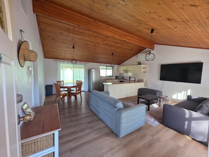 Little Beach House - Adelaide