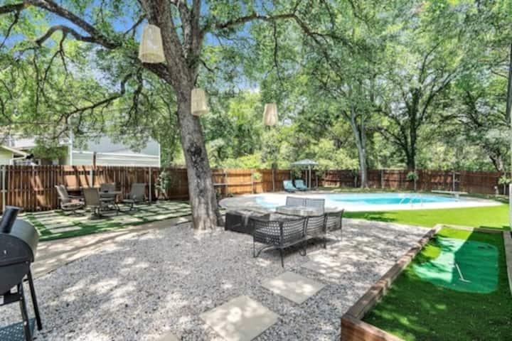 Family Getaway With Pool & Fire Pit - Flower Mound, TX