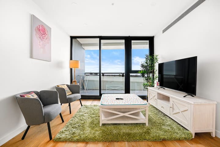 Galleria - Sleek & Sunlit Living In Glen Waverley - Notting Hill