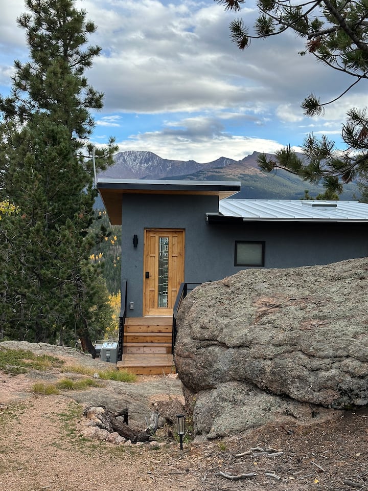 Pike's Peak Lookout Guesthouse - Balcony + Views! - Woodland Park, CO