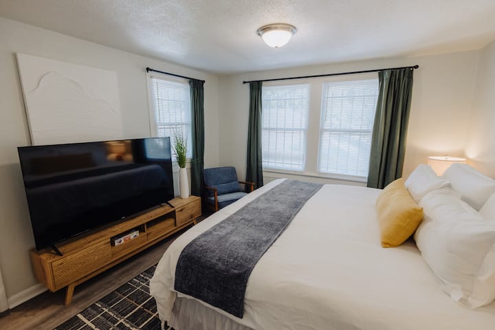 Centrally Located King Bed Midtown Liberty 2695 Up - Memphis, TN