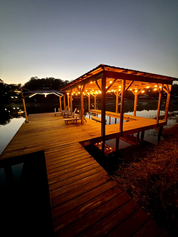 Wooded Lakefront Home W/dock, Firepit, Game Room - Tuscaloosa, AL