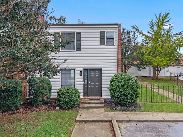 Relax • Work • Explore | 3br Downtown Haven - Lake Craig, SC