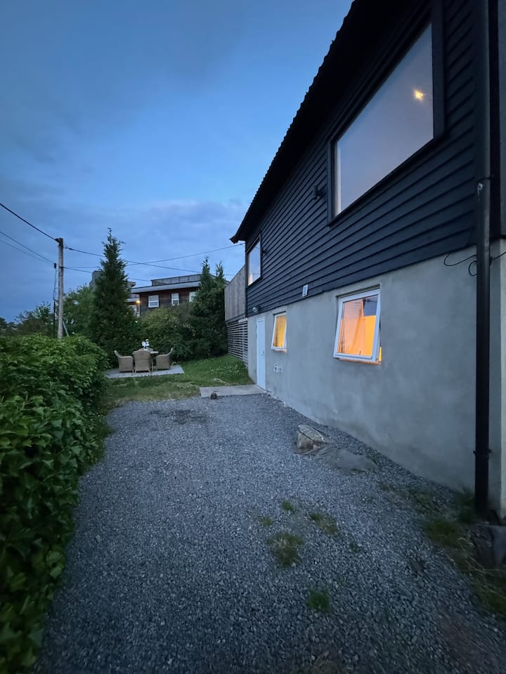 Pen Leilighet Med 2 Soverom, Flott Uteplass - Kristiansand