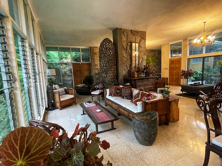 The Lakehouse Art Gallery And Suites - San Pablo City