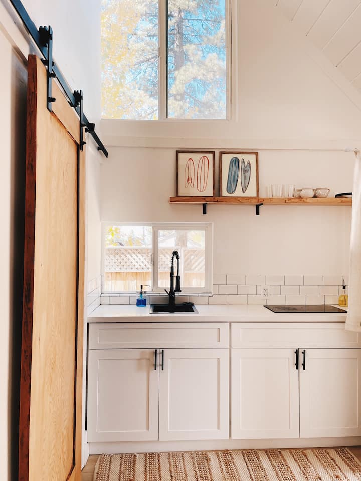 Adorable Pet Friendly Cabin. - Big Bear Lake, CA