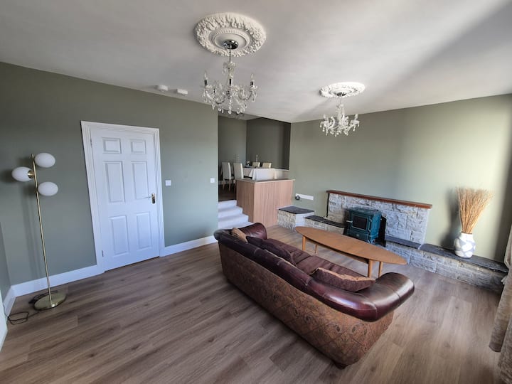 Elegant Central Four Bedroom House In Galway City - Galway