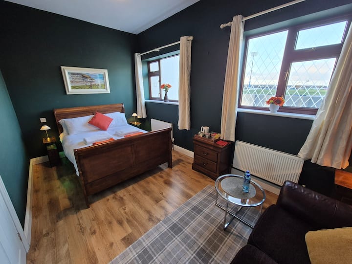 Lovely Warm 4 Bed House In Galway City - Galway