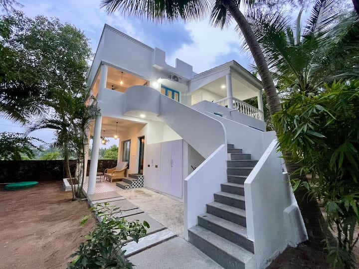 La Maison Lilly - First Floor Coastal Retreat - Mahabalipuram