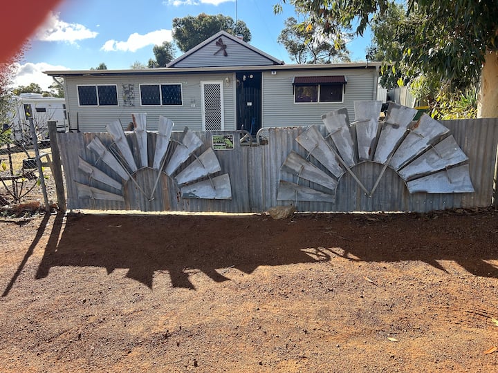 Annie’s Retreat - Corrigin
