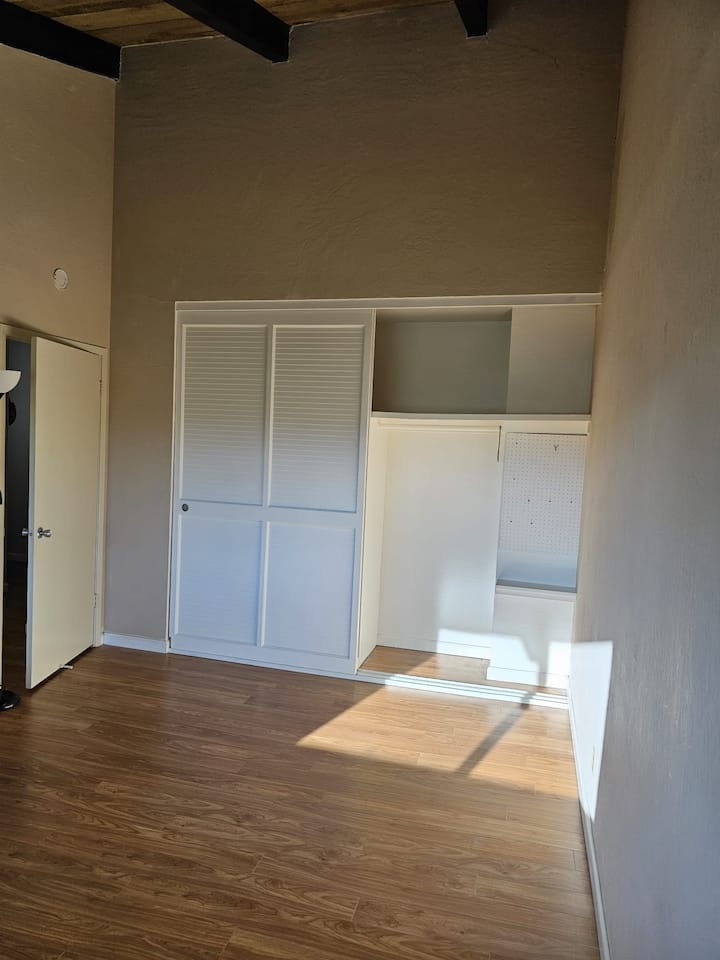 Private Room In Peaceful Home – Great Location. - Mountain View, CA