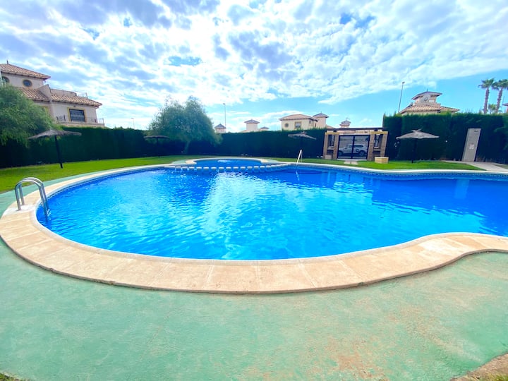 #78 Traditional Apt Overlooking Pool - Calle Rubi - San Miguel de Salinas