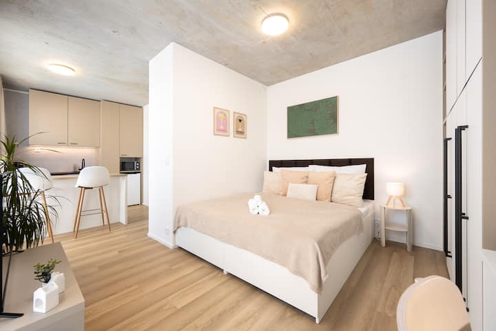 Superior Apartment | Kávovar | Netflix | Balkon - Brno