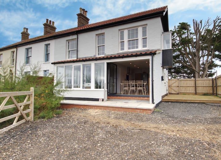 Stunning Views, Harbour House Southwold - 월버스윅