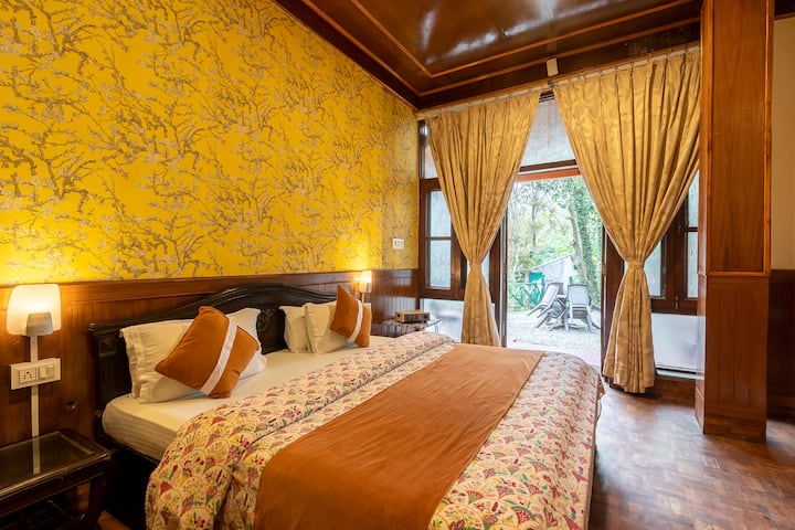 Hillside Retreat W/ Restro, Lawn & Easy Parking - Nainital