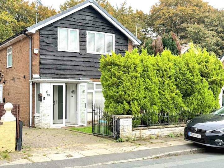 Serene 3-bedroom Family Rochdale Home With Garden - Rochdale
