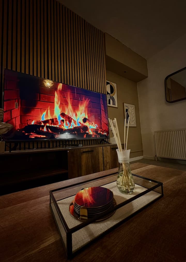 Sleeps 8 Guest Entire House Glasgow Very Central - Paisley