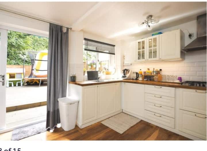 Entire 2 Bedroom House Very Close To City Centre - Nottingham