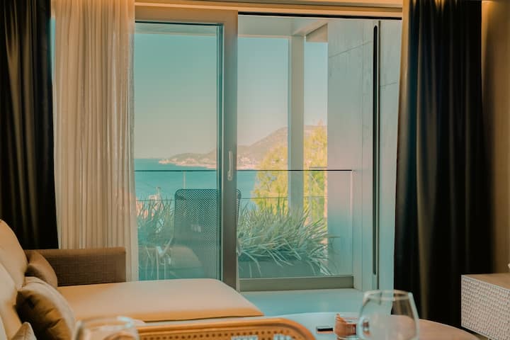 Cleopatra Plajı ÜZerinde Sessiz Lüks Kaçış - Alanya