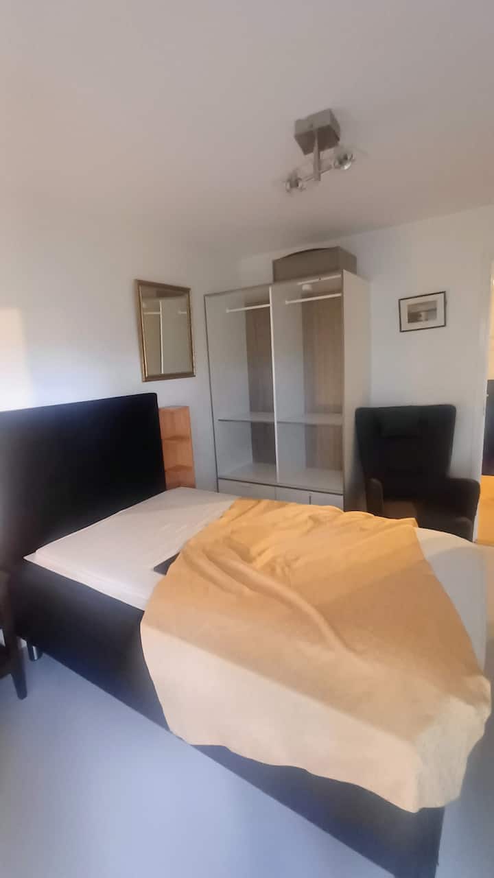 Rum Med Egen Toallet äLvsjö 3min Från Pendel - Stockholm