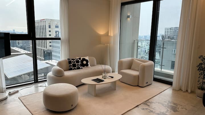 Caelum Black Gangnam Luxury Apt - Seoul