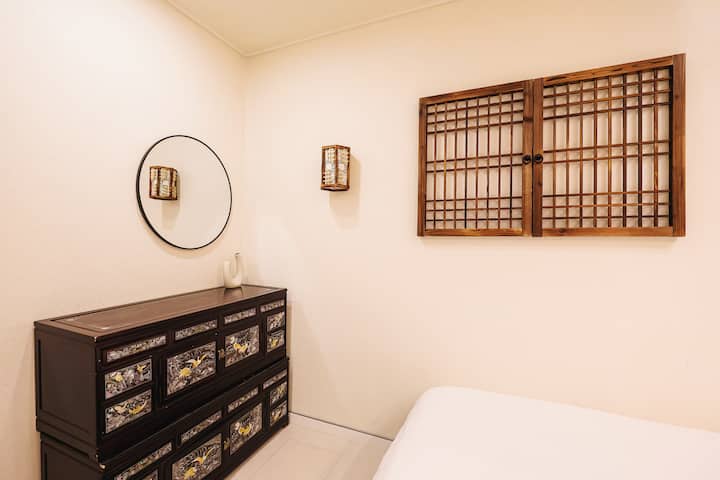 Bts숙소 카페 "휴가" 초근접!코지로그2#강남#코엑스#잠실롯데타워|장박할인|샤워실리모델링 - Seoul