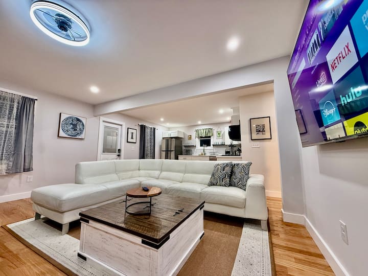 Clean Spacious Private Retreat - Luxurious Oasis - Marlborough, MA