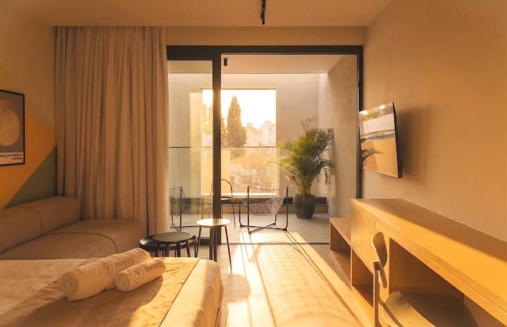 Aweso Limassol - Double Room With Large Balcony - Limassol