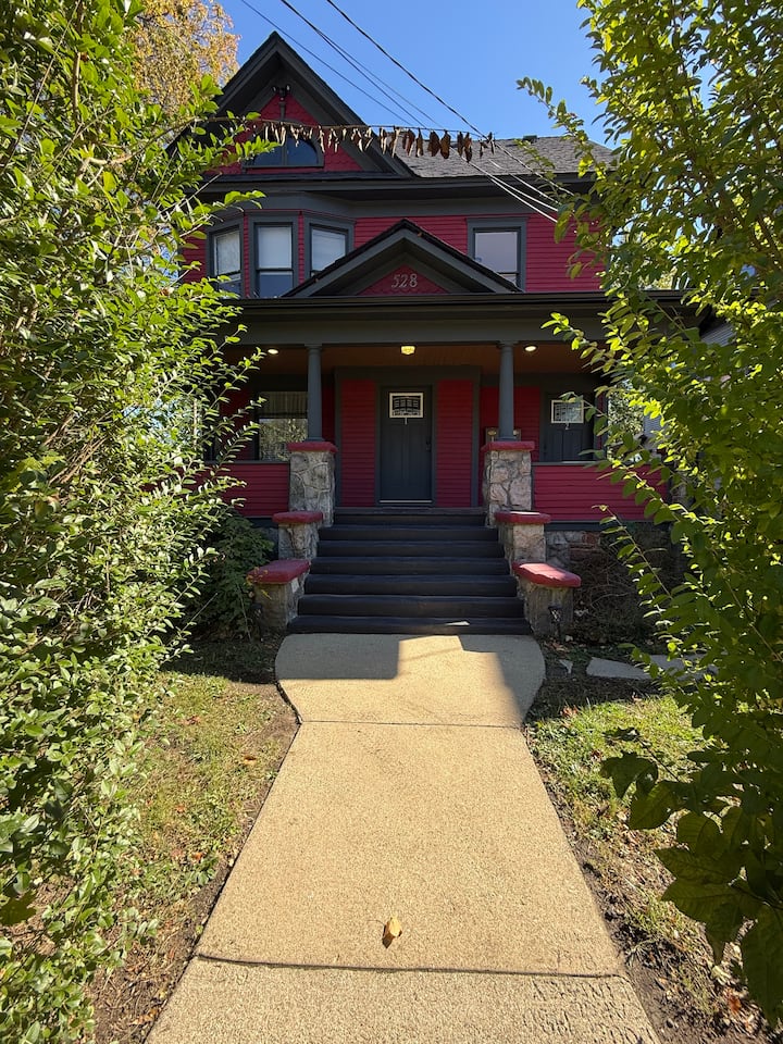 Moody Manor | Historic 2br + Fenced Yard - Twin Lakes, Kalamazoo