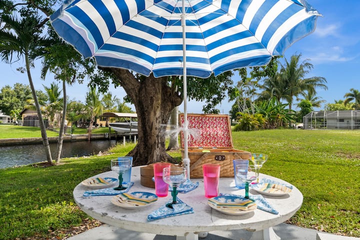 Sunrise Getaway | Optional Guest House - Fort Myers, FL