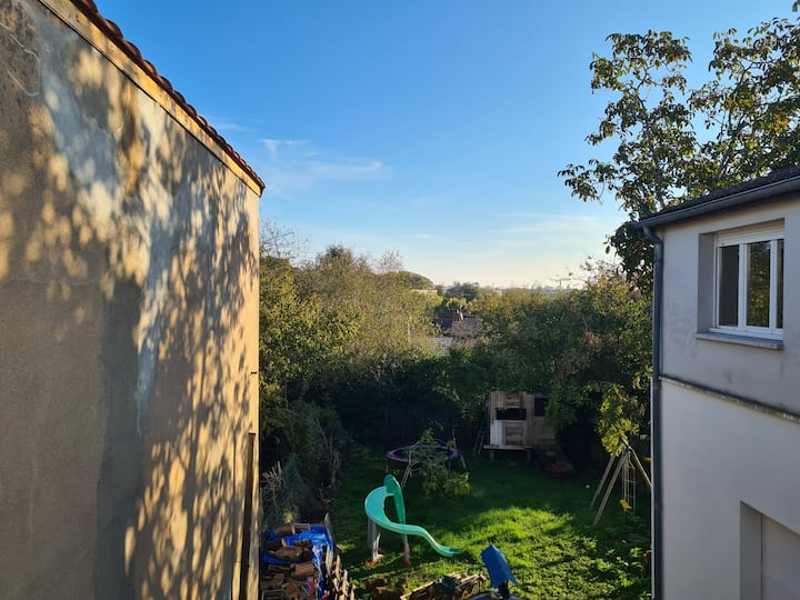 Rive Gauche 
Agréable T3 Neuf Et Bien éQuipé - Le Creusot