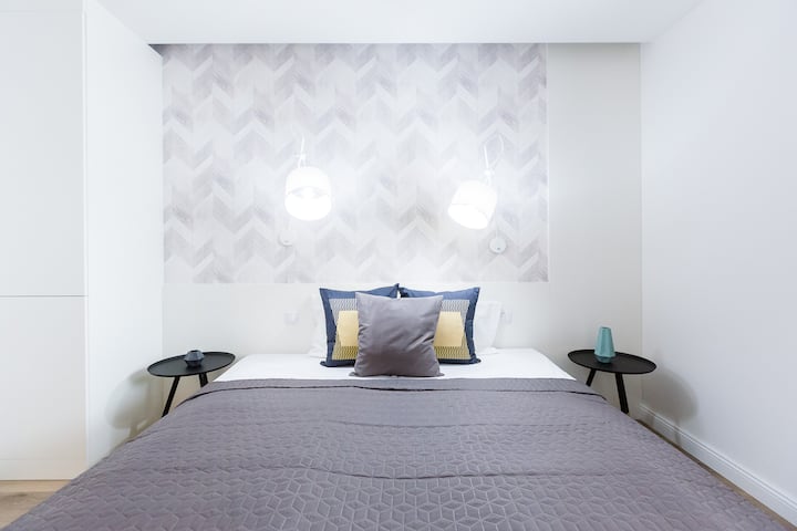 Two-bedroom Apartment With Balcony - Budapest