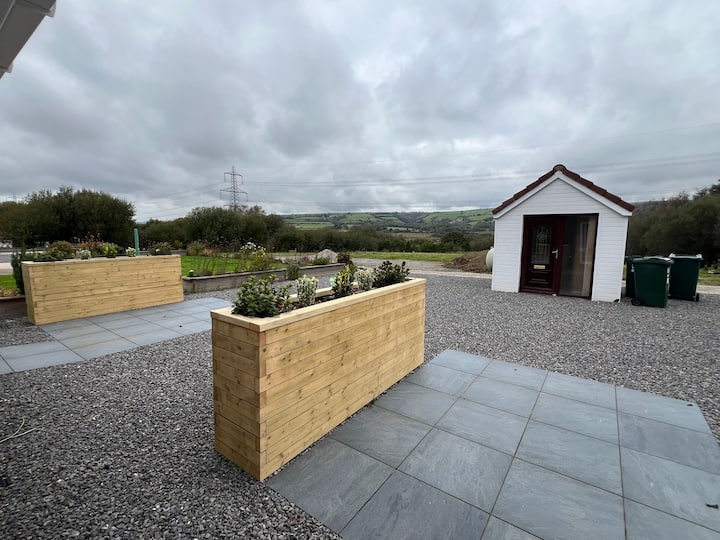 Self Contained Modern Holiday Let. - Bridgend