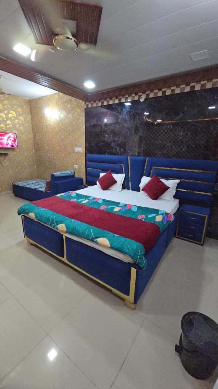 Bed And Breakfast - Ayodhya