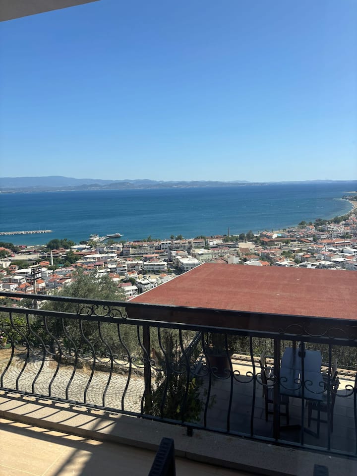 Deniz Manzaralı Odalar Yaz-kış Açık - Akçay