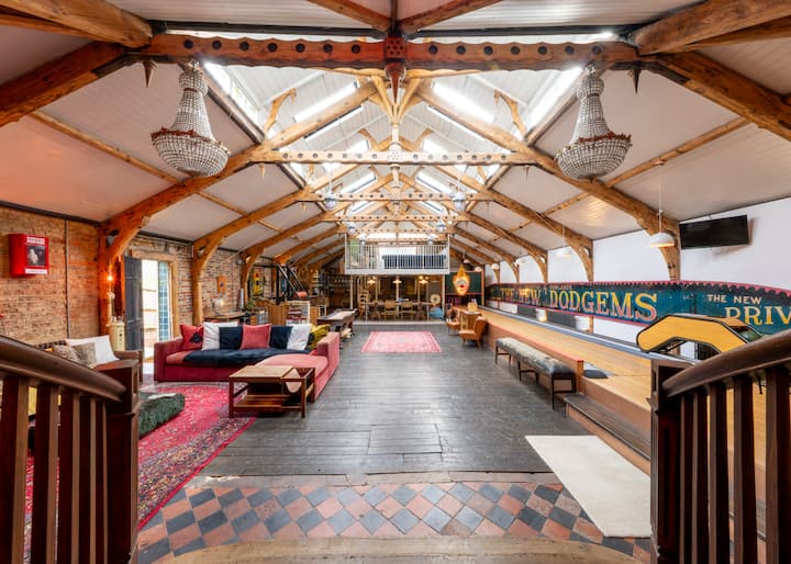 Bath House By The Sea: Bowling Lane + Cinema - Hastings