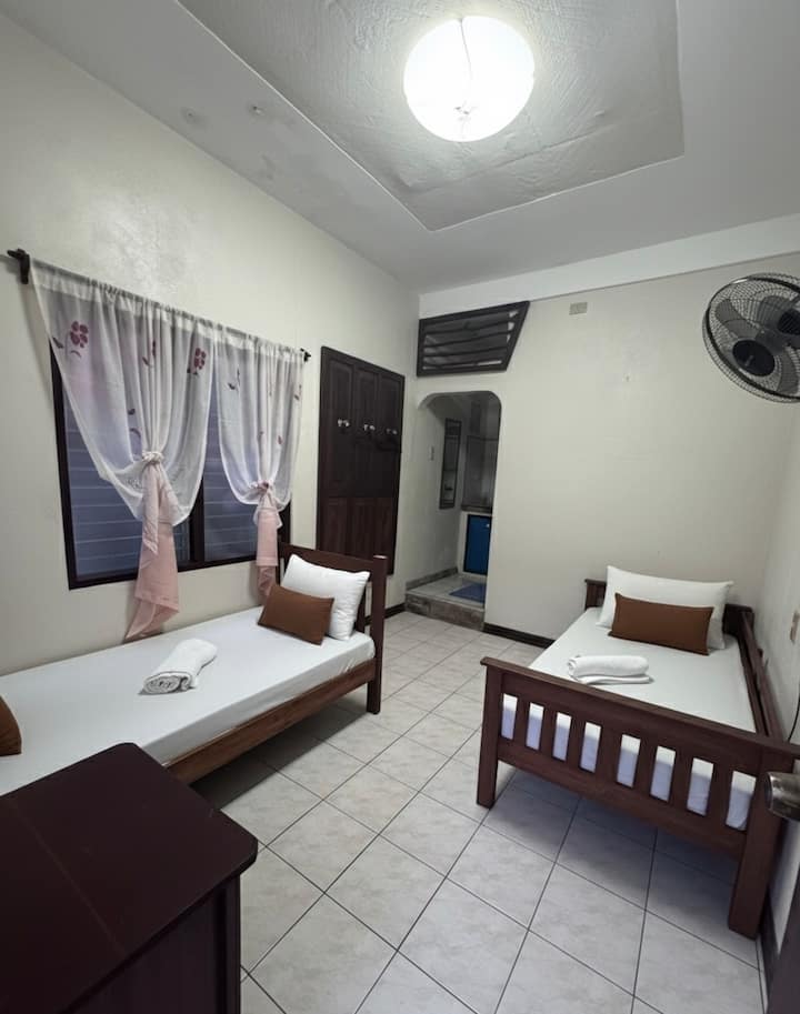 Placidos Vacation Home - Puerto Galera