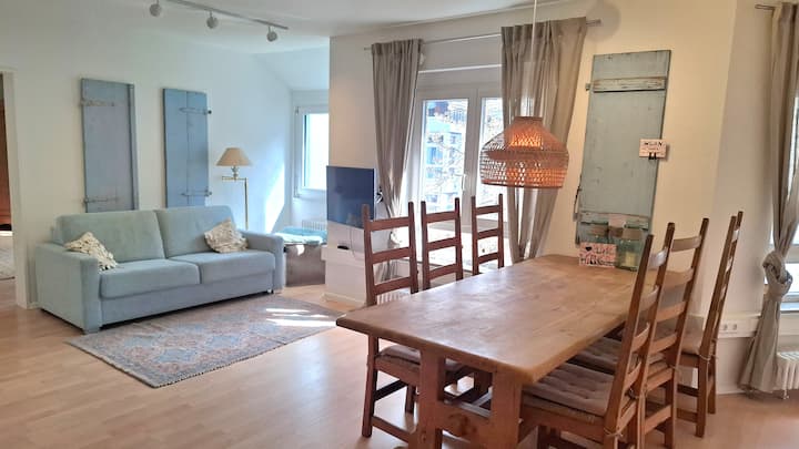 Wunderschöne Und Zentrumsnahe Ferienwohnung - Schlossberg