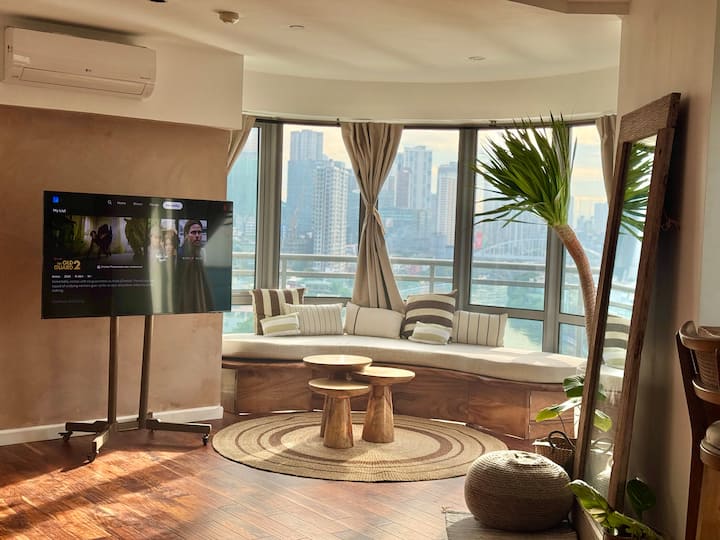 78-sqm 1br W/ Tempur, Ogawa, Delonghi & Parking - 필리핀