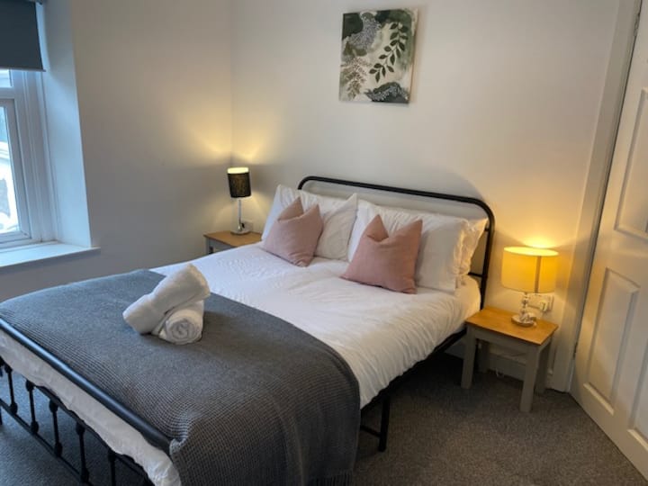 1 Bedroom Flat Whitchurch Village Cardiff - Cardiff