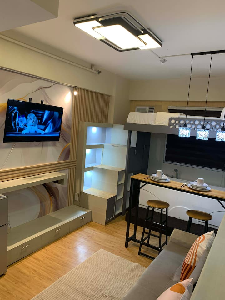 The Pad 2.0 L Heated Jacuzzi With Netflix - Valenzuela