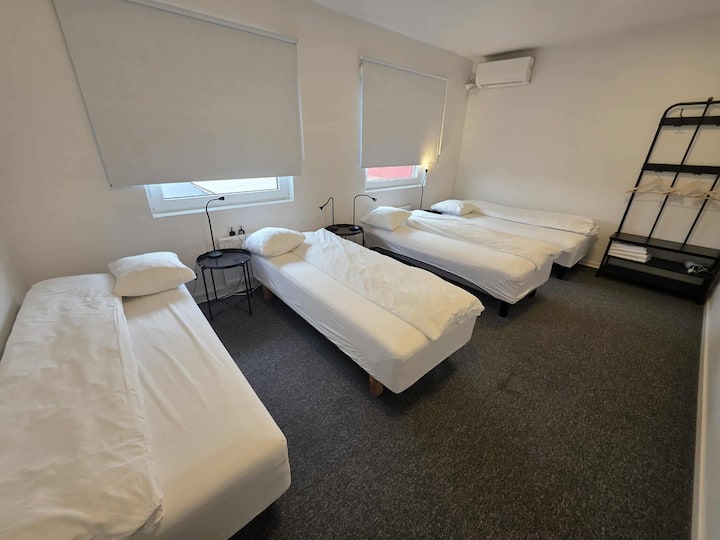 Office Motel - Room Nr 3 - 3 Beds - Gothenburg