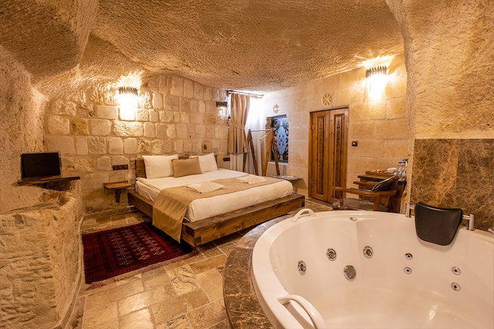 Göreme Merkezde Jakuzili King Suite Oda - ギョレメ国立公園