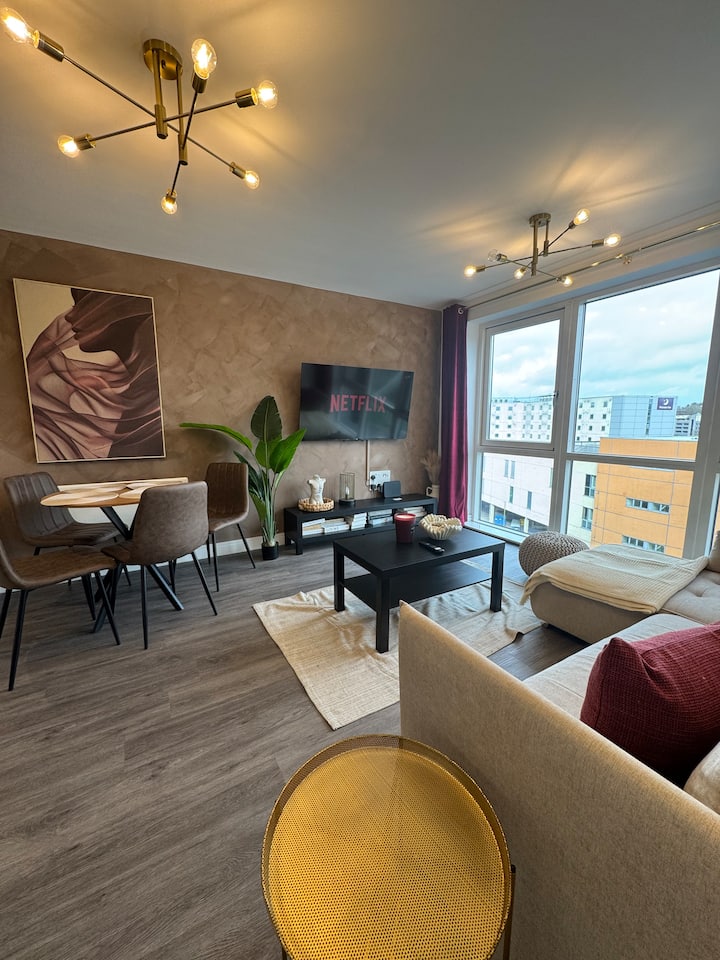 2 Bed Apartment + Parking | Long Stays - Hemel Hempstead