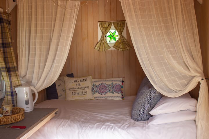 Shepherds Hut, Isle Of Skye With Cosy Double Bed - Skye