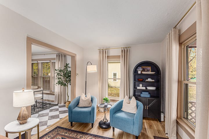 2br Designer Stay - Walk To Mall And Dining! - Jackson, MI